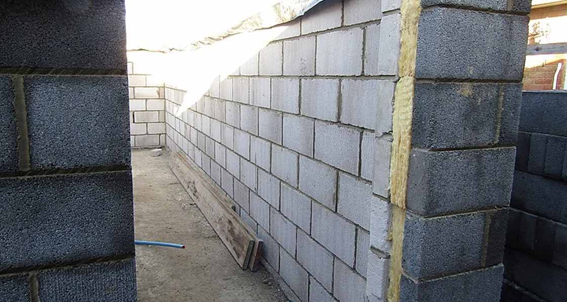 Cavity wall builds can meet RIBA carbon targets, new analysis suggests ...