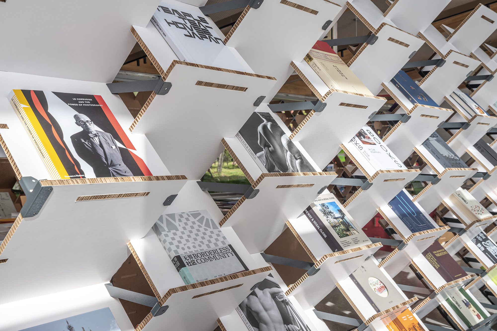 Cardboard-formed Exhibition Space 2.0 - Share Your Green Design